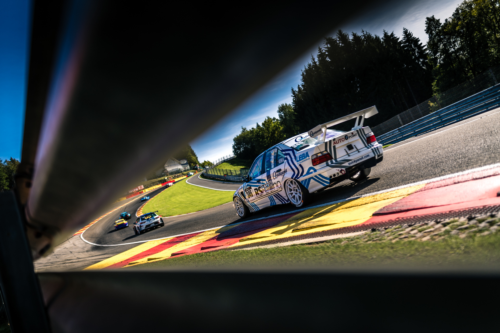 Sterke comeback JR Motorsport brengt Sluys en Schouten de overwinning ...