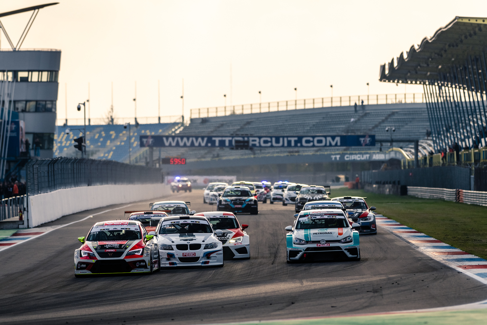 Eerste overwinning 2018 voor JW Raceservice tijdens Hankook Finaleraces ...