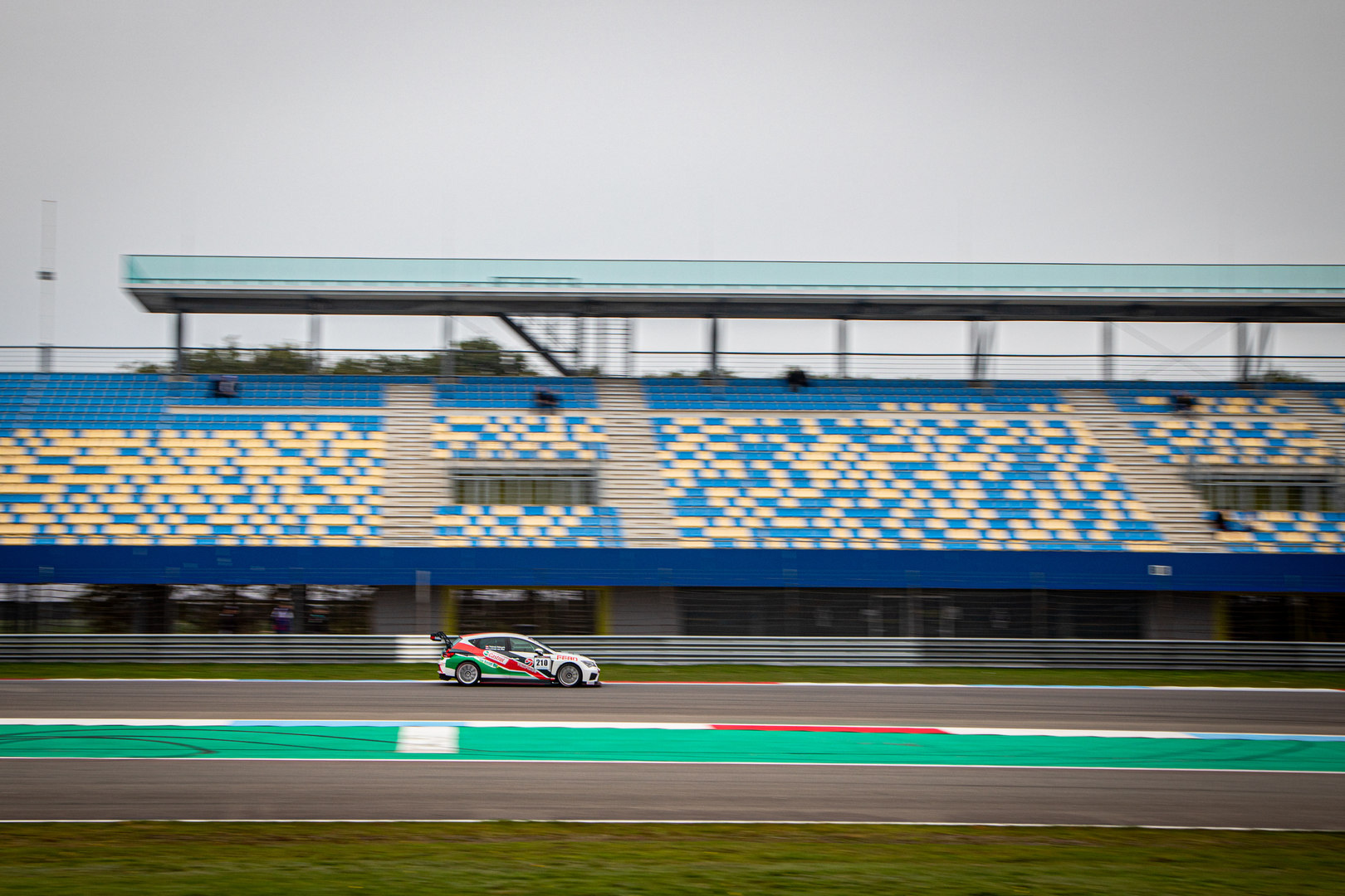 De Borst en Van Oord nagelbijtend kampioen Supersport 1, kampioenen ...