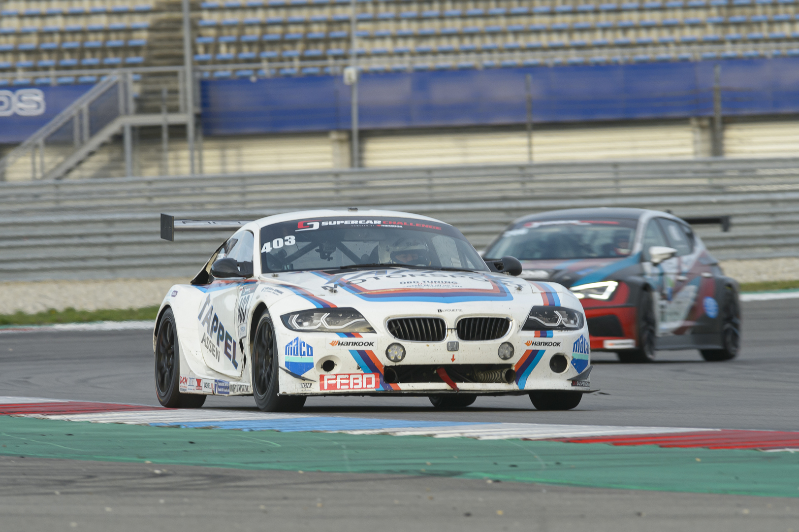 Henk Tappel sluit seizoen winnend af - Supercar Challenge