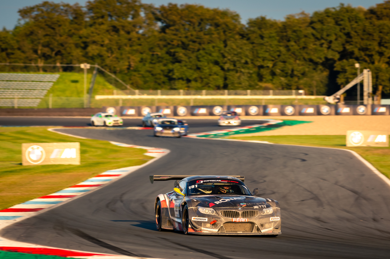 Koopman Racing pakt zeges op Assen en levert raceplezier - Supercar ...