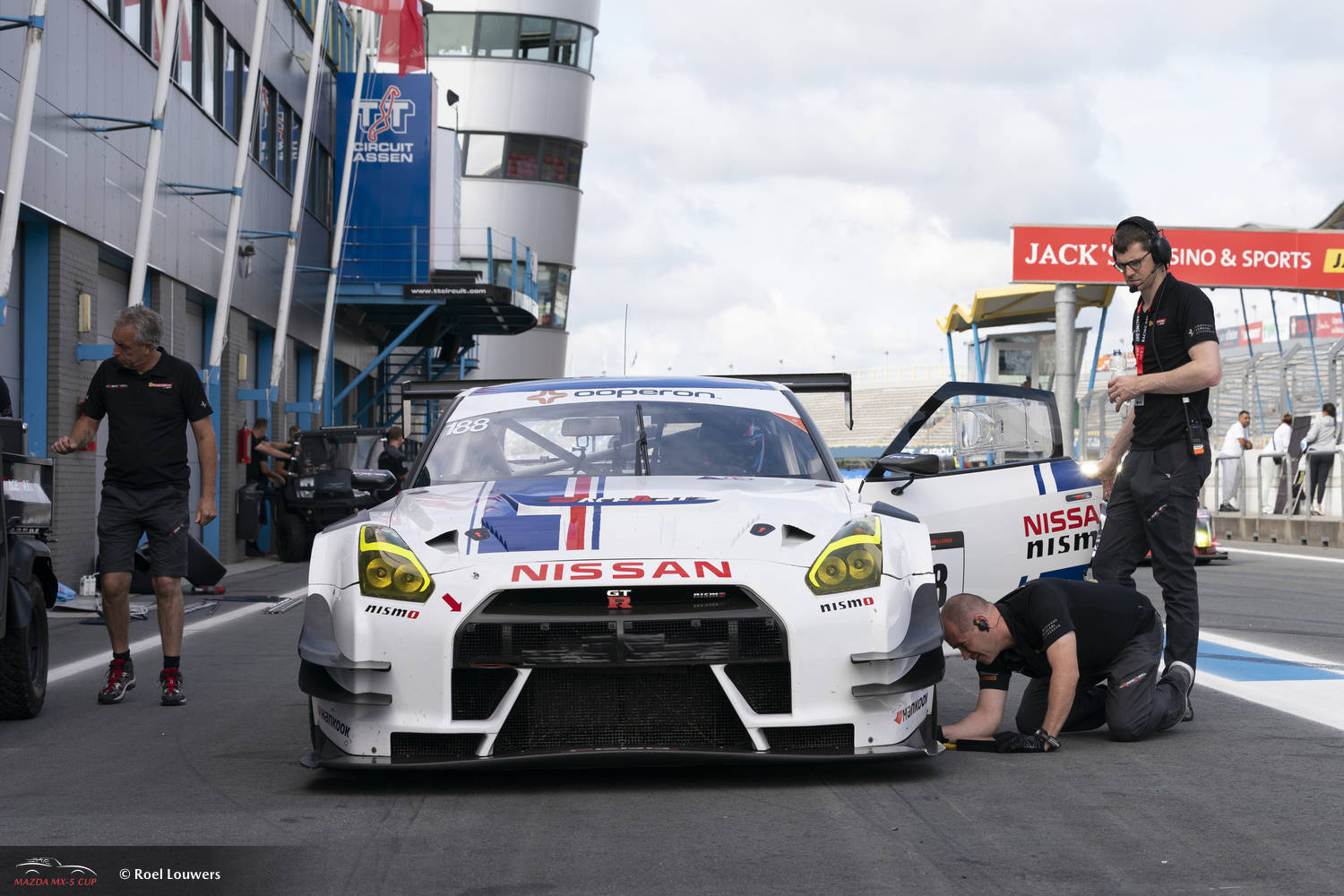 Wie pakken de bekers in de Zandvoortse duinen - Supercar Challenge