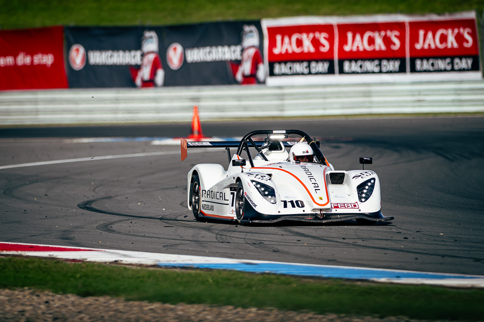 Prachtig debuut Mitchell van Dijk tijdens de Jacks Racing Day – Autosport.nu