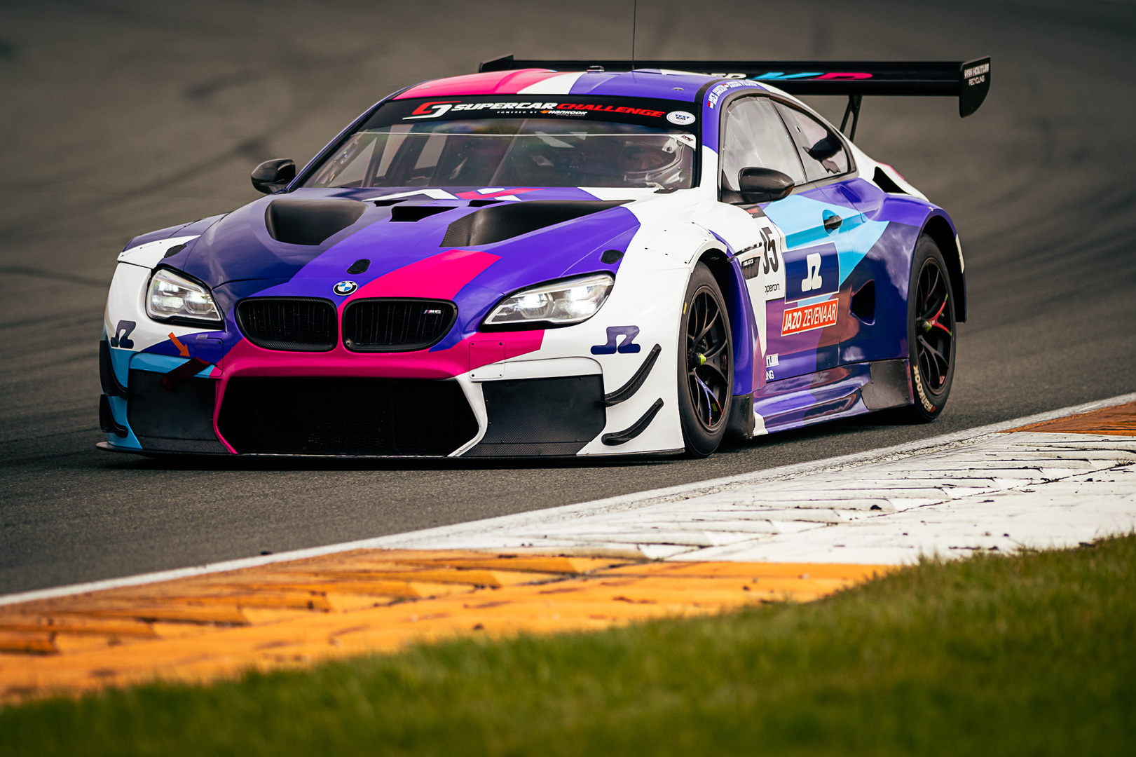 Twee tieners op poleposition tijdens VRM Voorjaarsraces - Supercar ...