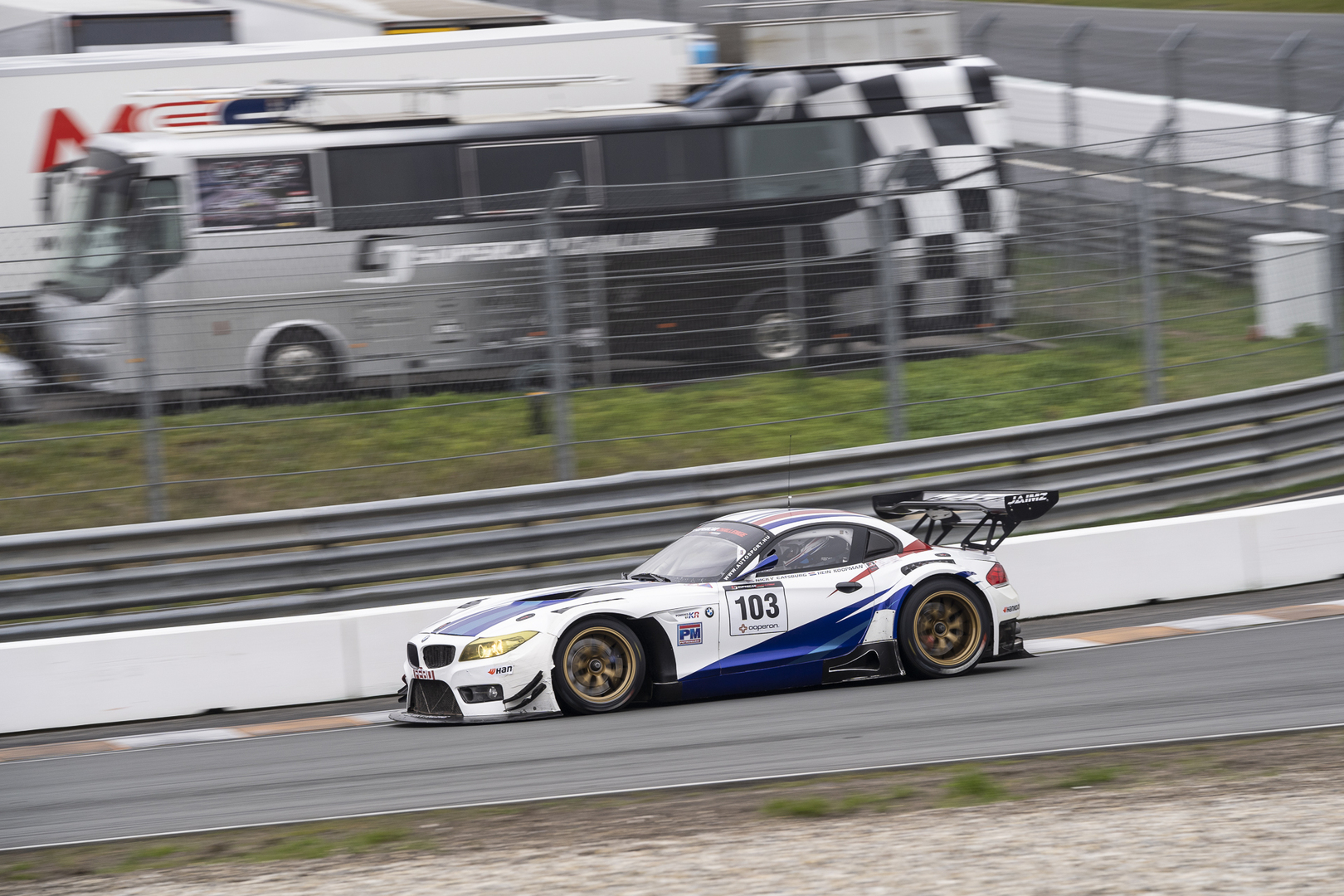 Winst voor Max Tubben en Max Weering in tweede Supercar Challenge race ...