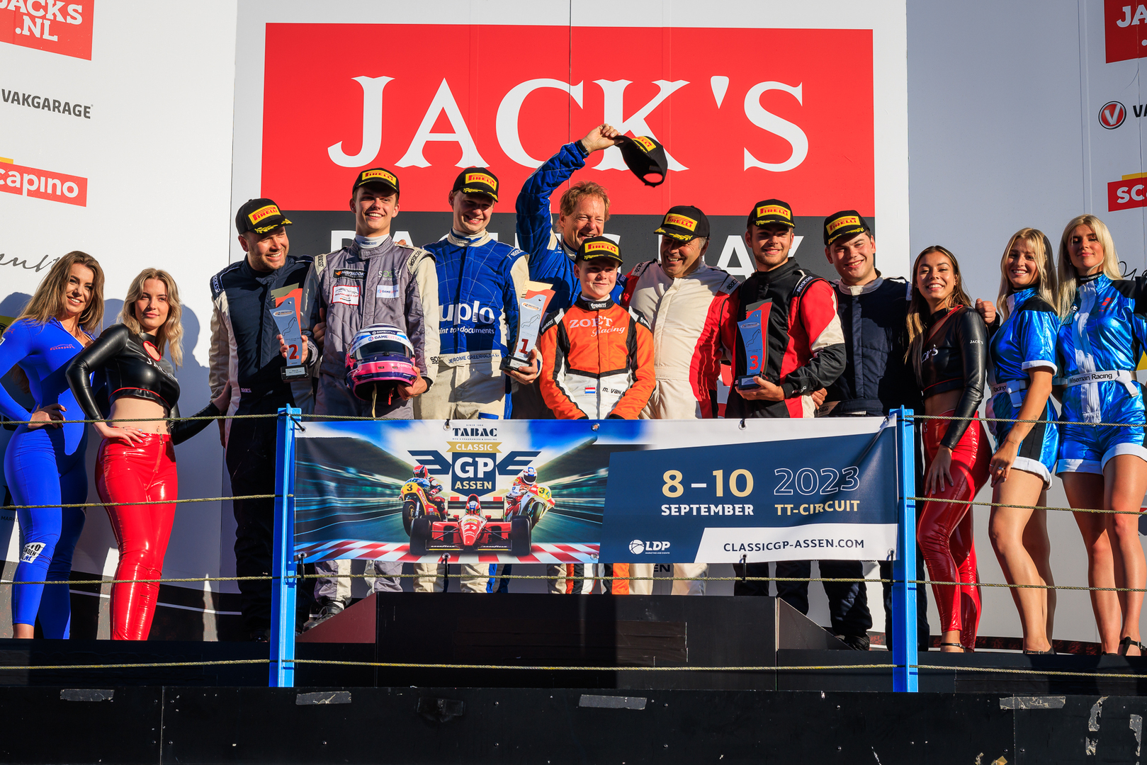 Equipe Bakker/Kreuger wint chaotische wedstrijd op Assen - Supercar ...