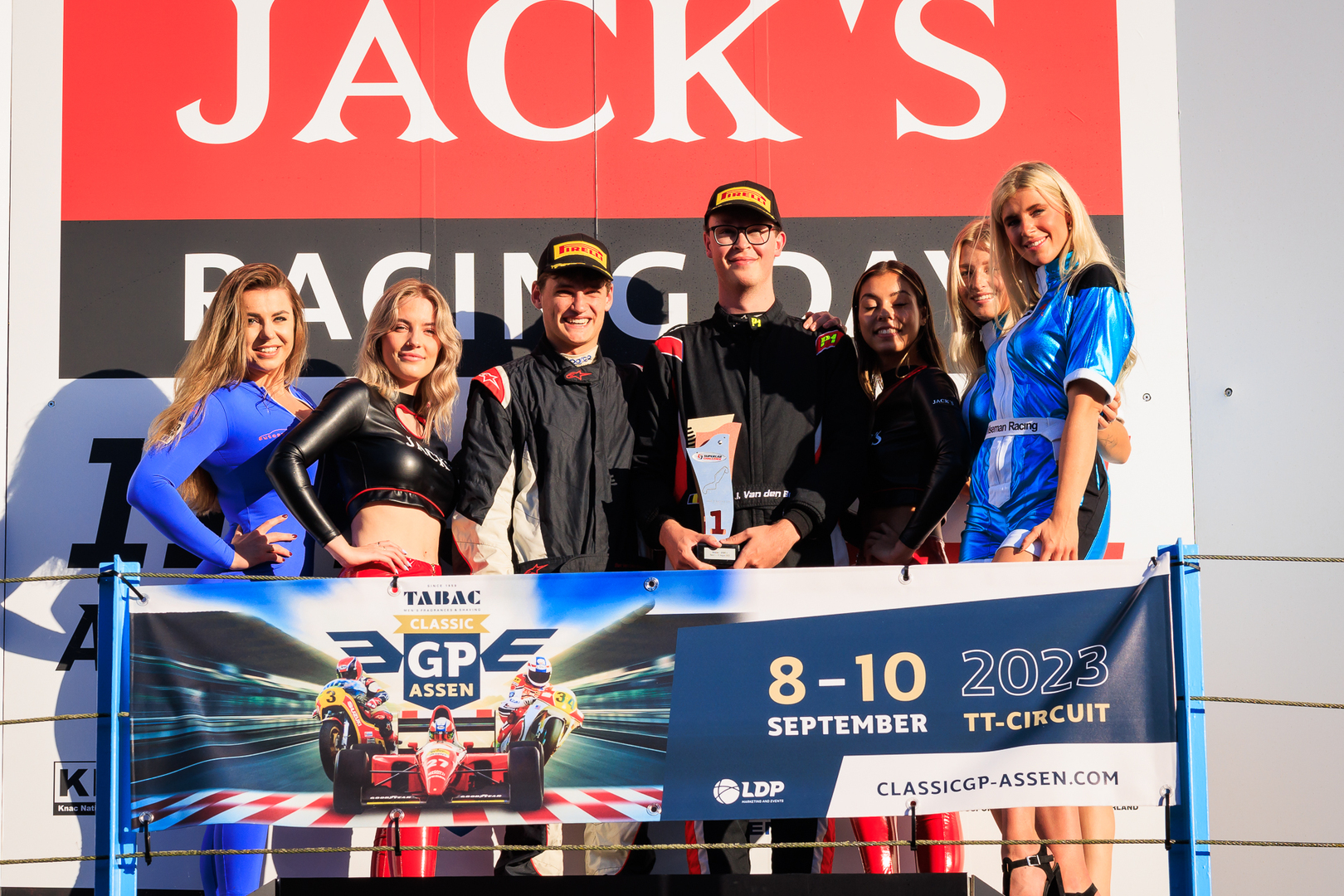 Equipe Bakker/Kreuger wint chaotische wedstrijd op Assen - Supercar ...