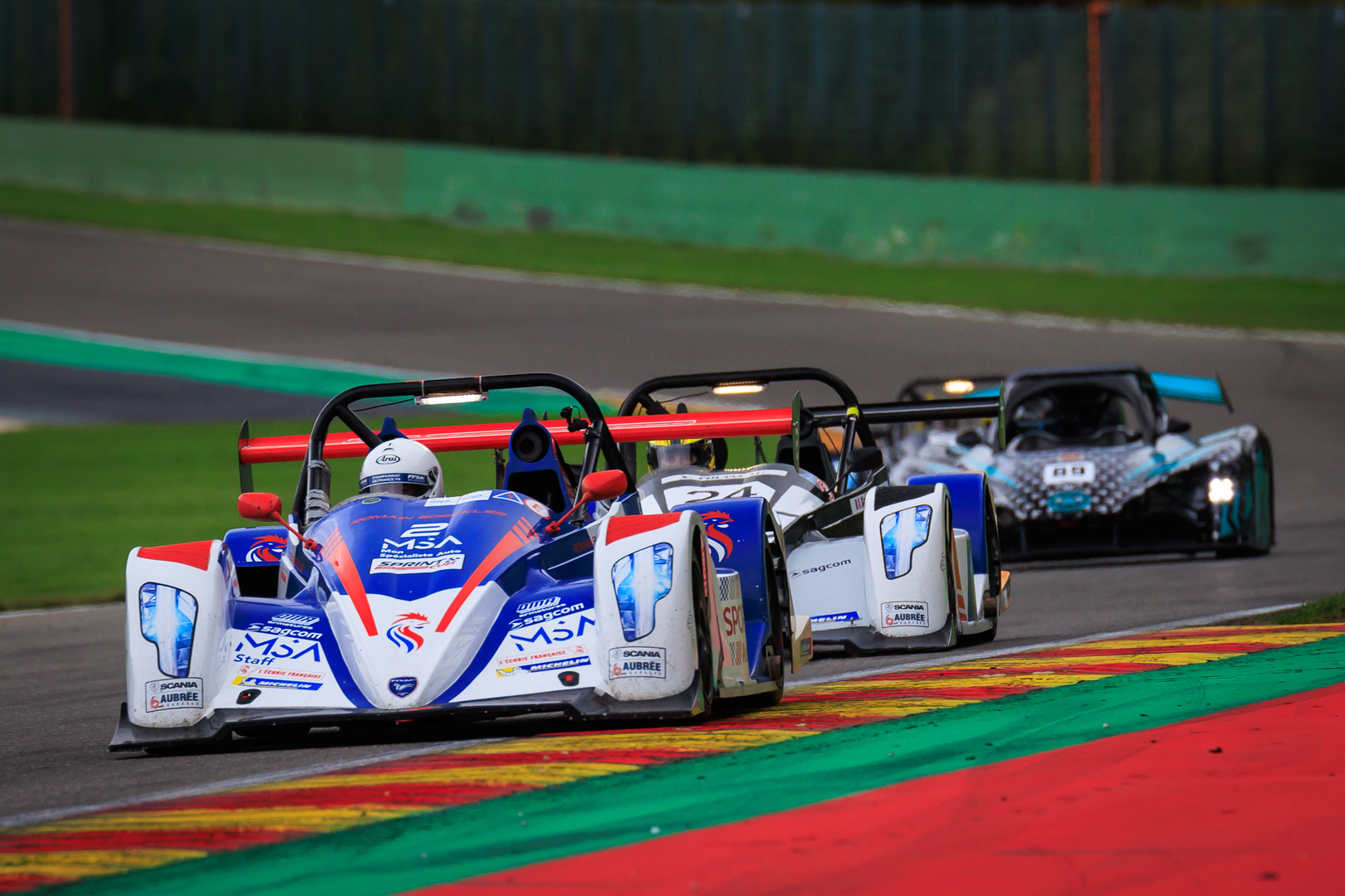 Incidentrijke race Prototypes met onverwachte winnaars - Supercar Challenge