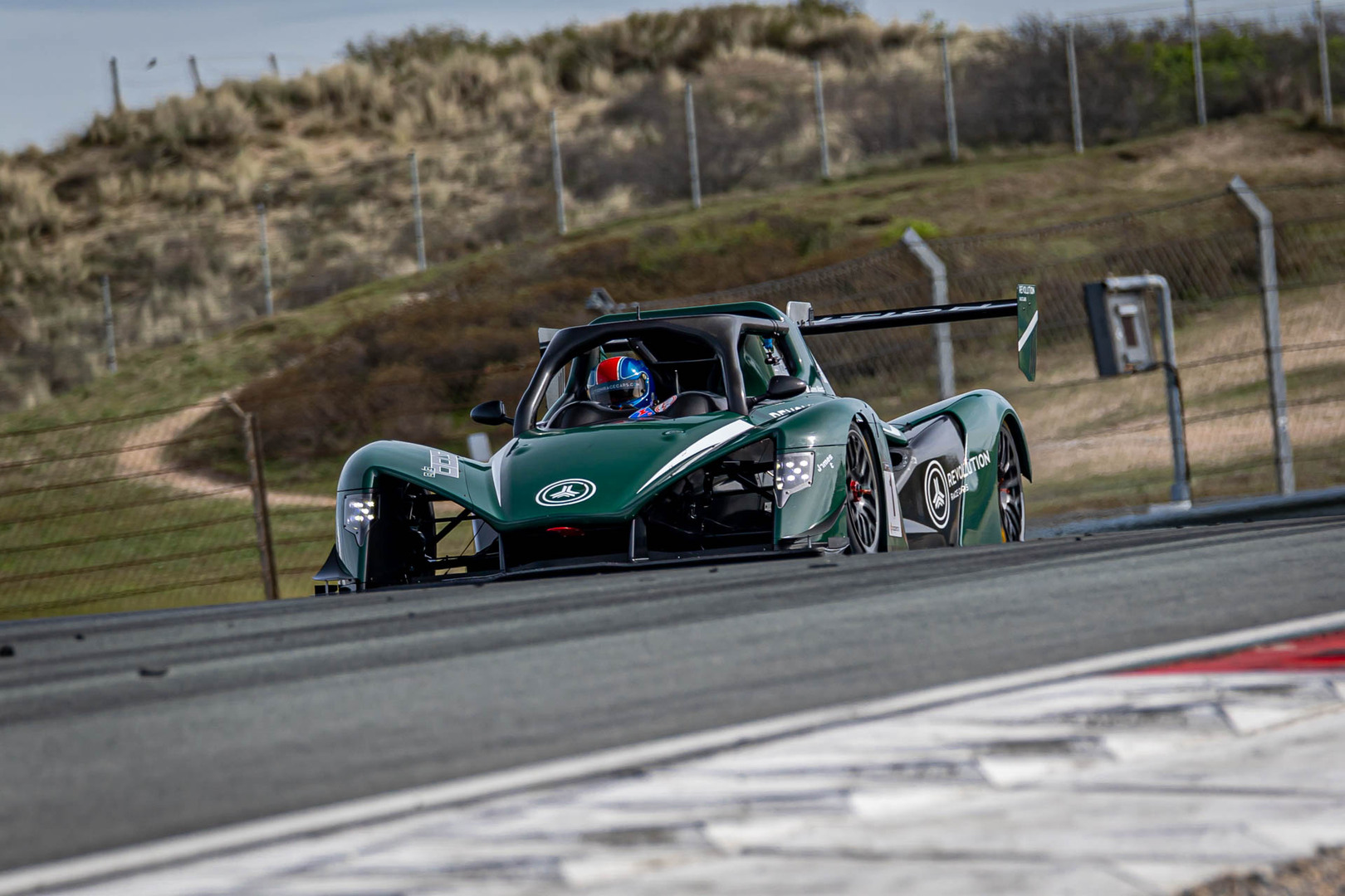 James Abott wint hectische eerste race Superlights Challenge - Supercar ...