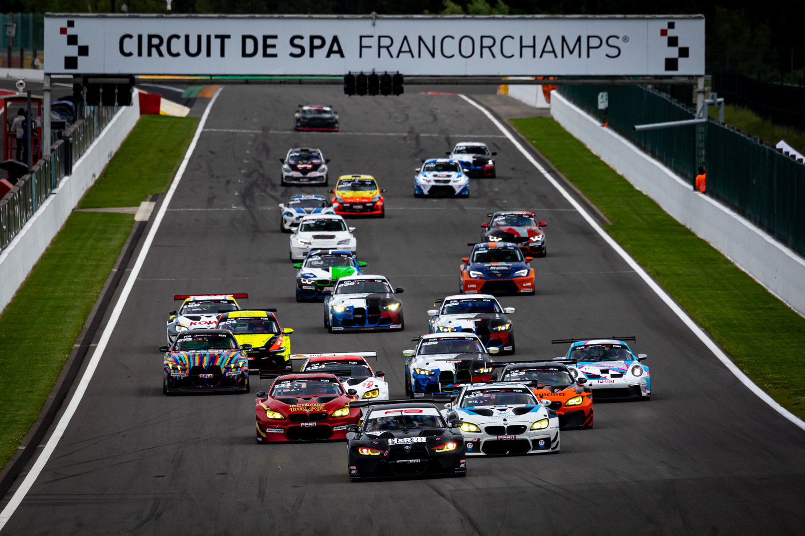 Barton stuurt naar klinkende debuutoverwinning op Spa - Supercar Challenge